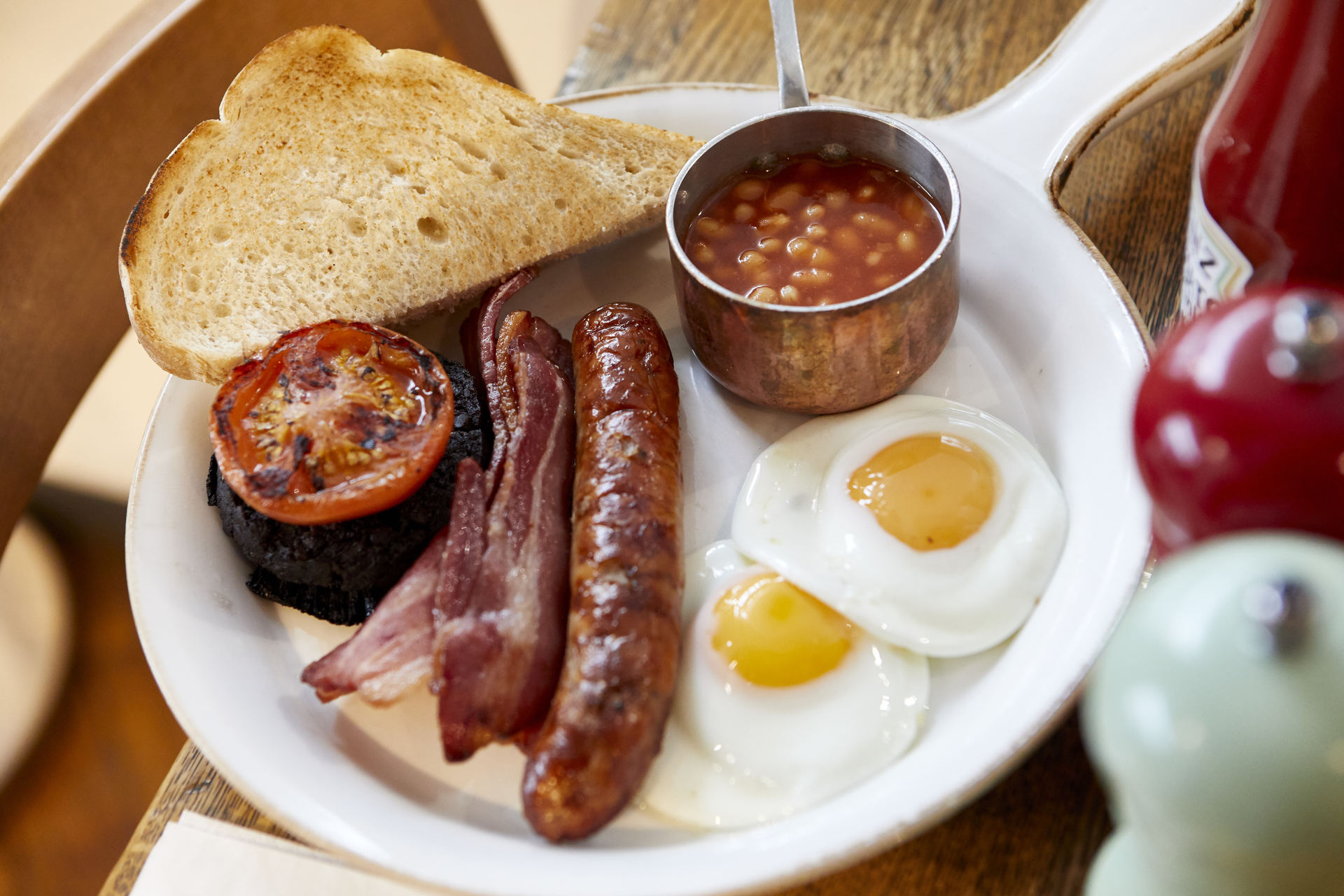 Pub & Restaurant in Heathrow Terminal 2, The London's Pride, Heathrow
